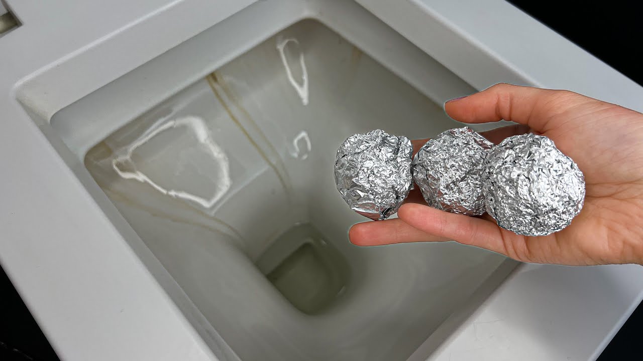 🔴Put aluminum foil in the toilet! Once and you will be surprised by the ...