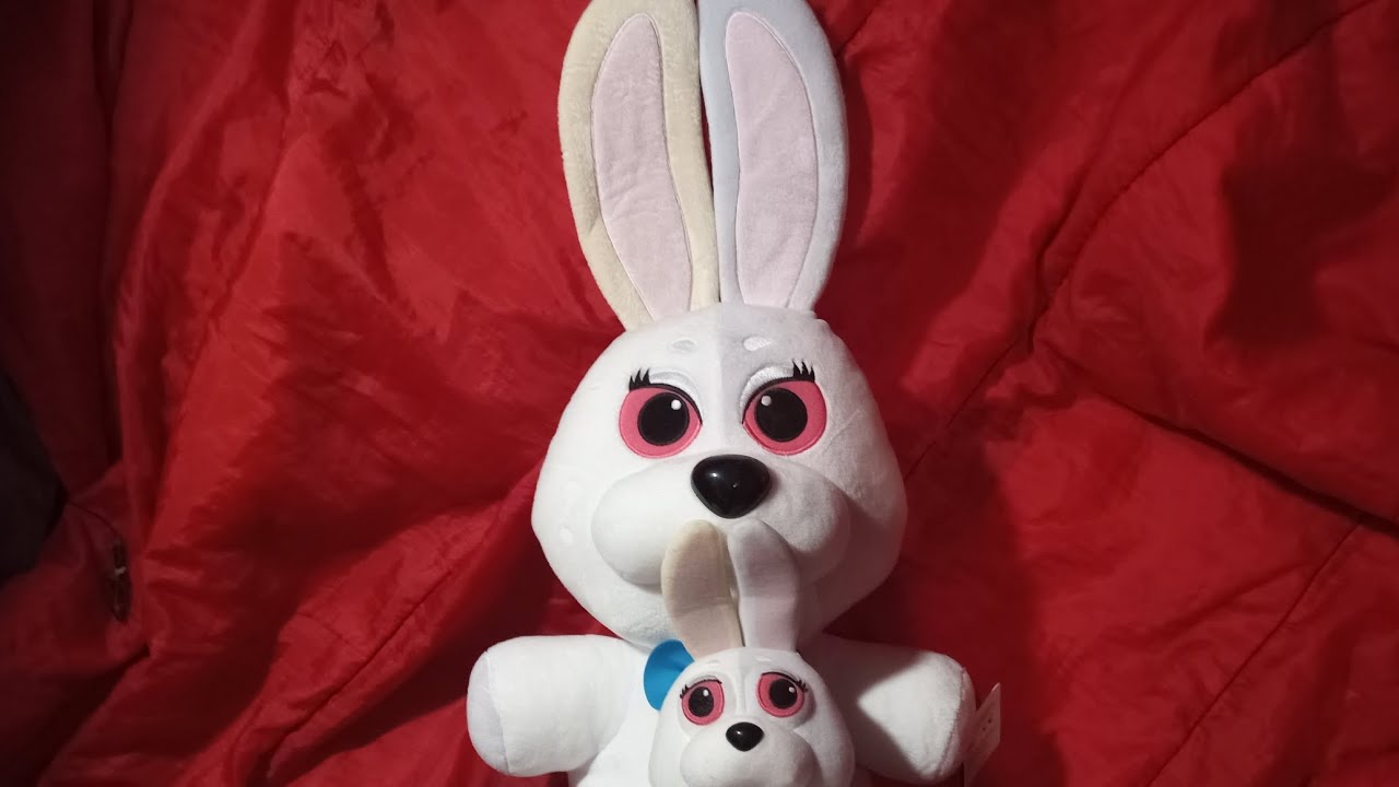 Five Nights at Freddy's: security breach MEGA Vanny plushie review ...