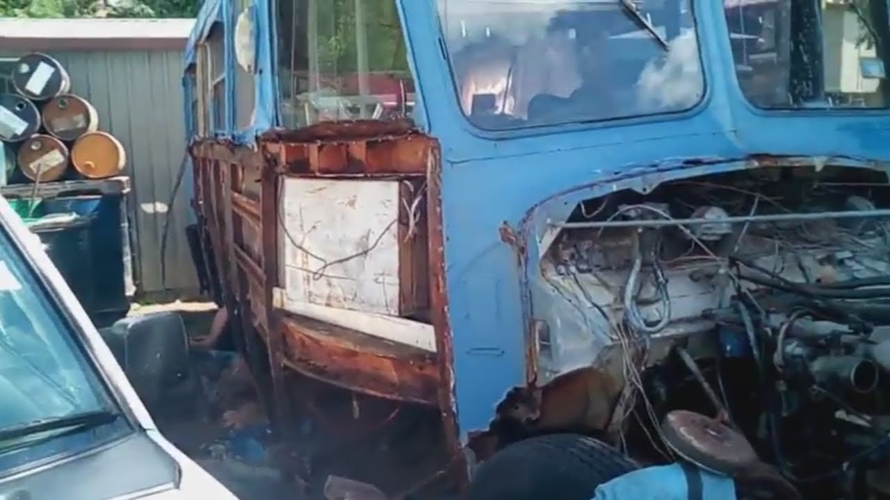 Bedford School Bus restoration PART 2, First week. The stripdown - YouTube