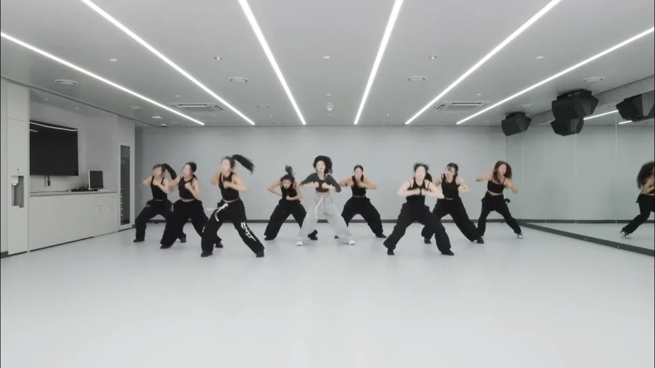 YEJI - Air (Mirrored Dance Practice) - YouTube