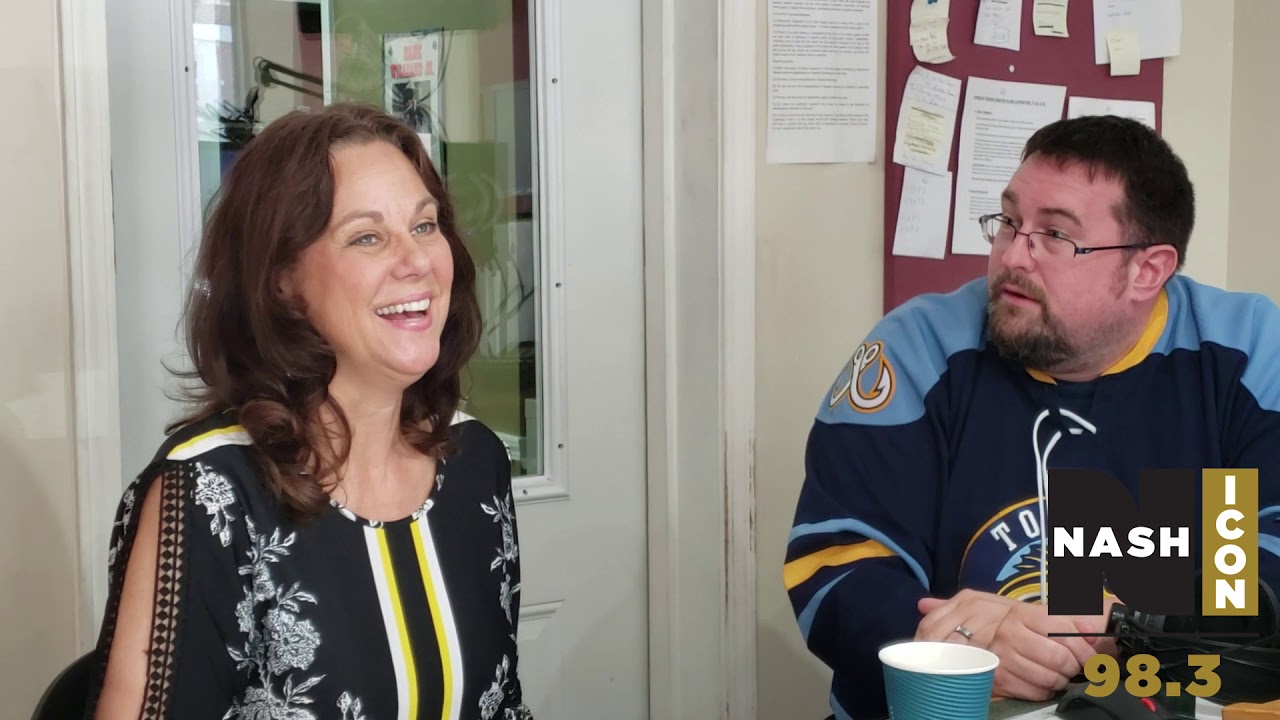 983 Nash Icon with Miss America 1988 Kaye Lani Rafko Wilson - YouTube