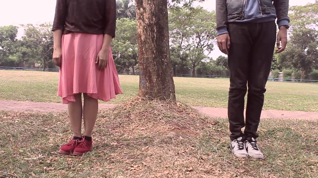 VIDEO CLIP Sepatu by Tulus - YouTube