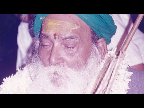 Chanting - Yogi Rama Surata Kumara [NEW] | Yogi Ramsuratkumar - YouTube