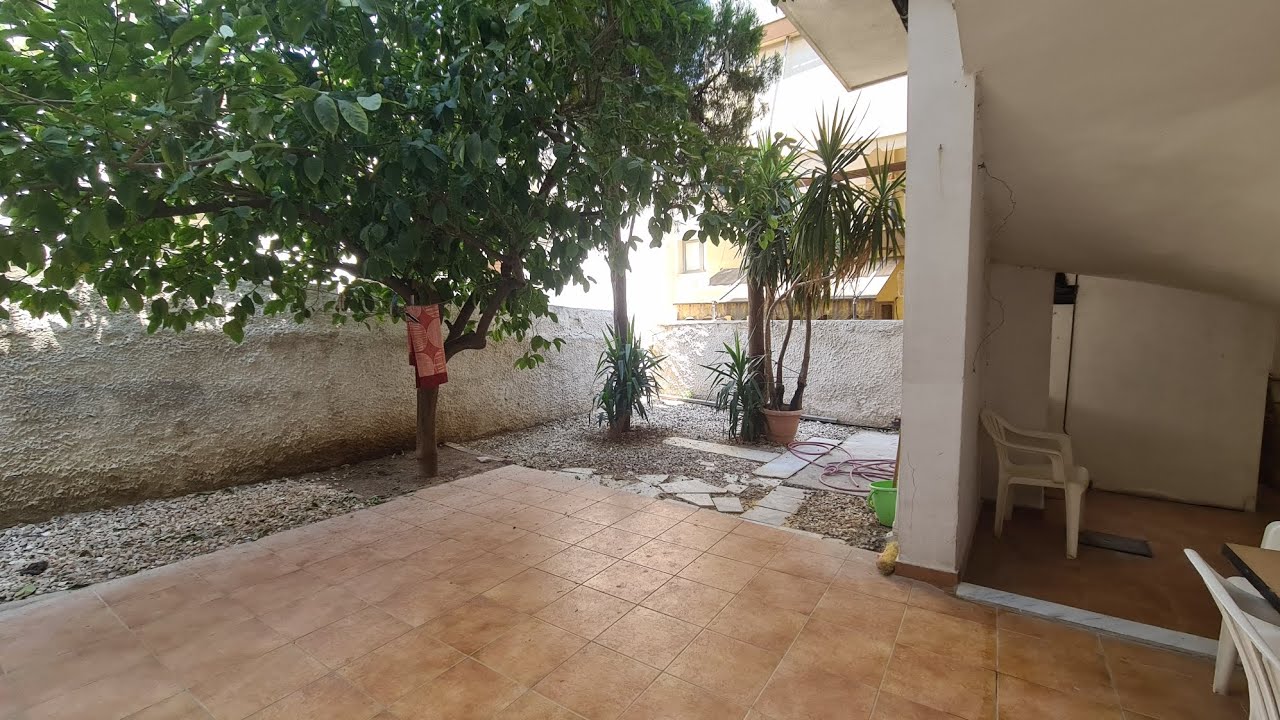 Υπερυψομένο Ισόγειο Διαμέρισμα Επιπλομένο 65τμ, 2 υπνοδωματίων, με κήπο ...