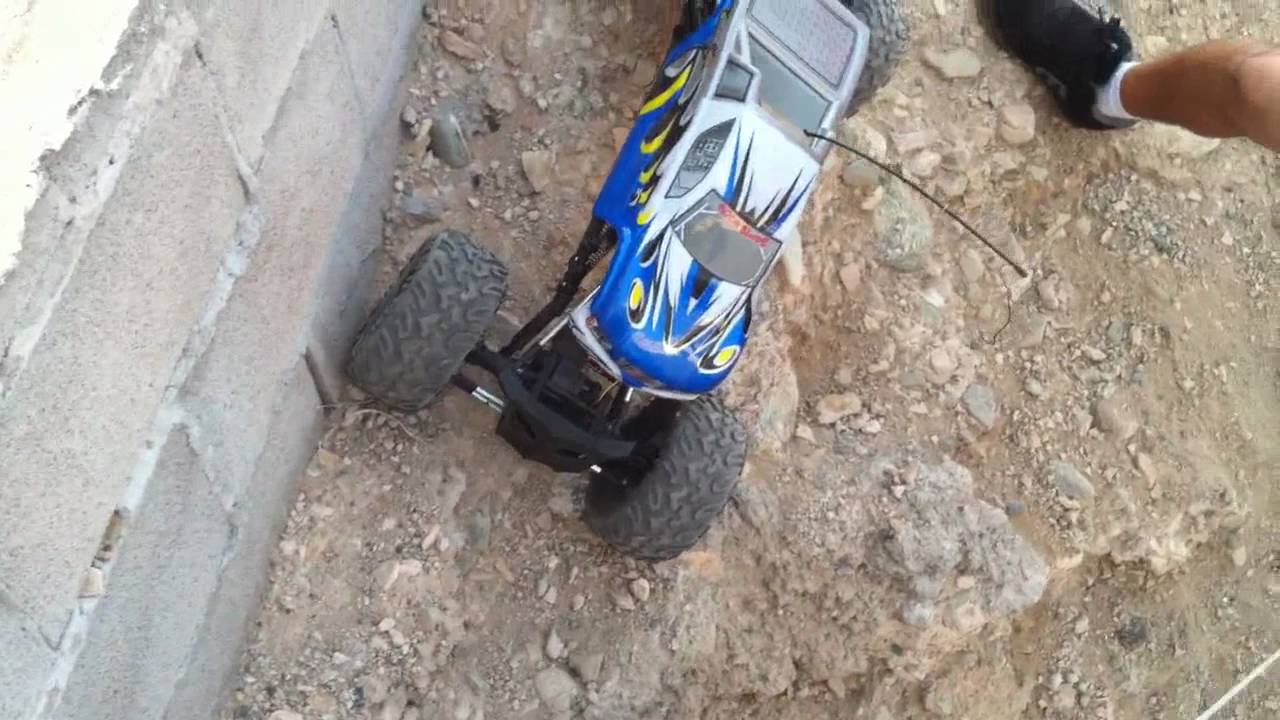 Redcat RC Rockslide Super Rock Crawler 1/8 Scale - YouTube