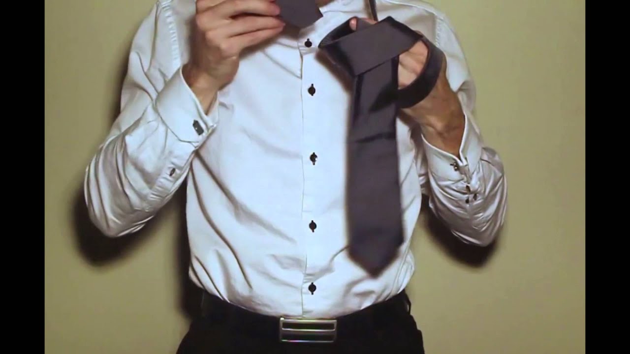 How to tie a tie in just 10 seconds - YouTube
