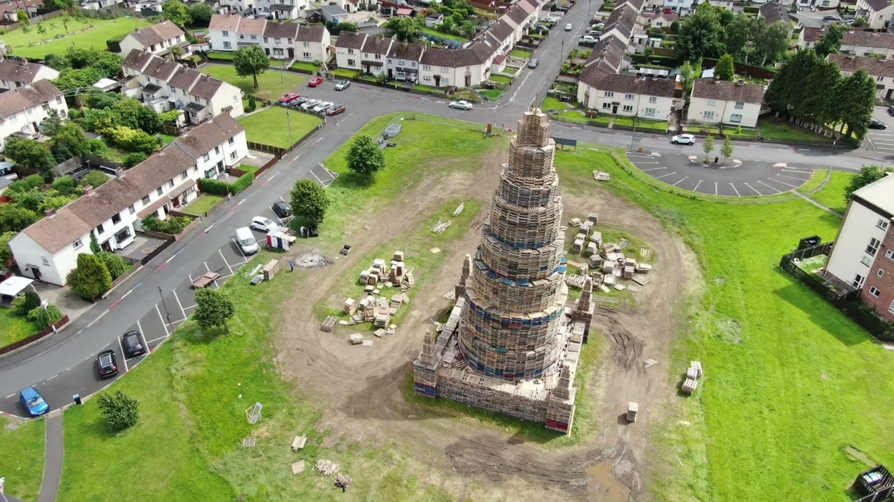 Corcrain Redmanville bonfire 2022 - YouTube