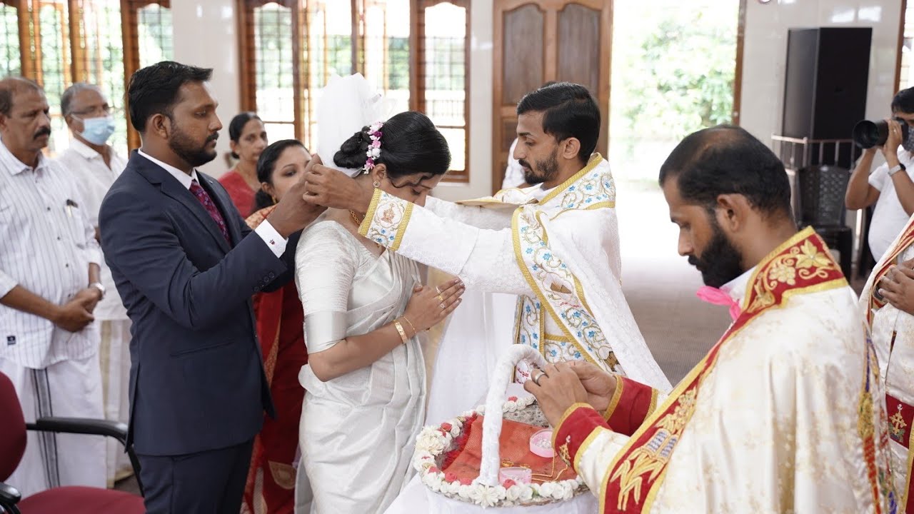 Wedding Highlights|| Anto Mathew - Kochurani Sunny|| - YouTube