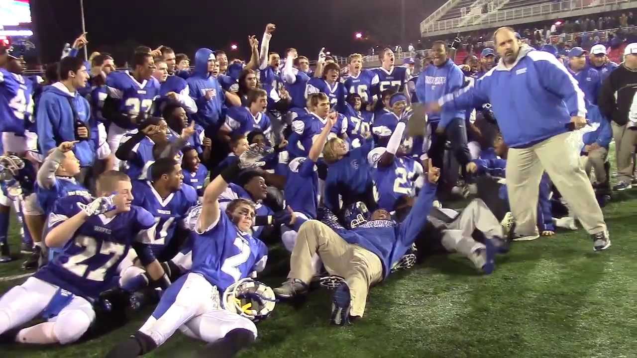 Suffolk County Championships: Riverhead Blue Waves v. East Islip Redmen ...