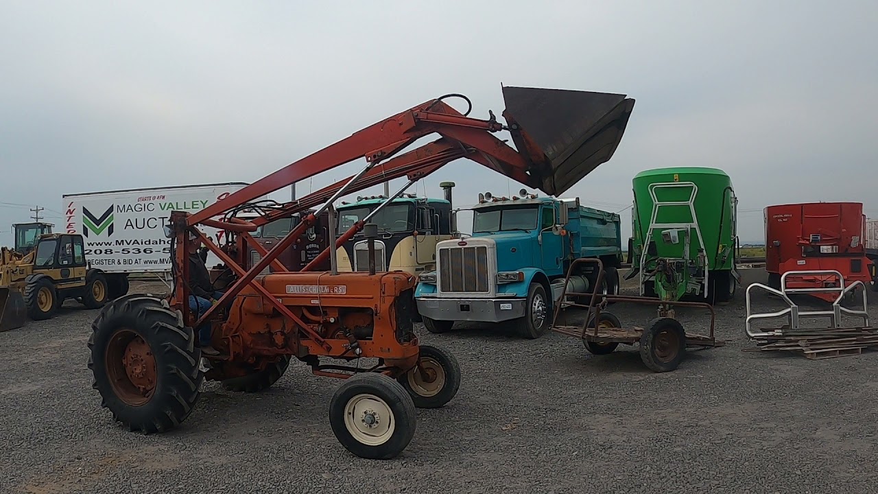 AC D17 Tractor - YouTube