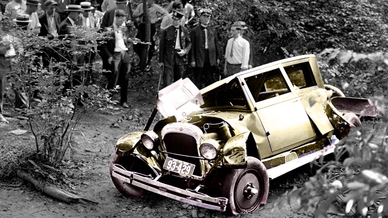 Insane Car Wreckages and Crashes of 1950s and 1960s - History Colorized ...