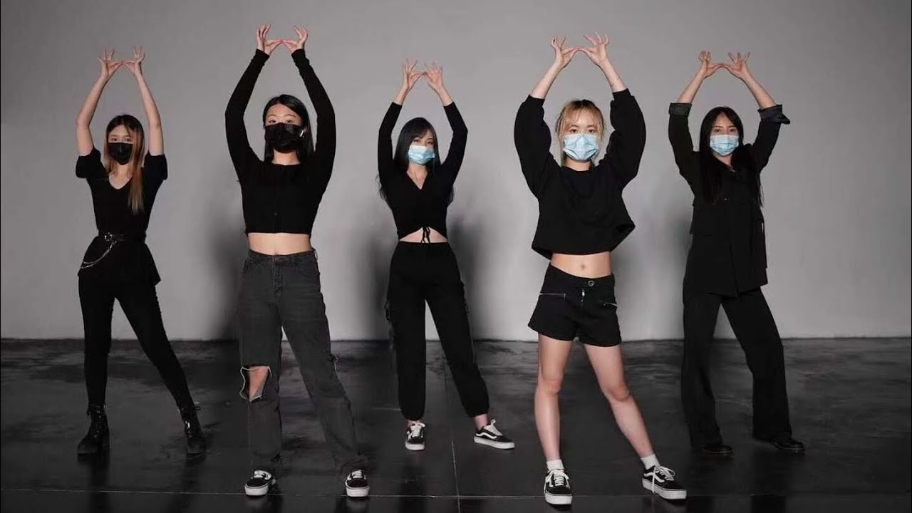 PURPLE KISS - Ponzona / Students Dance Practice by DE Dance Club - YouTube