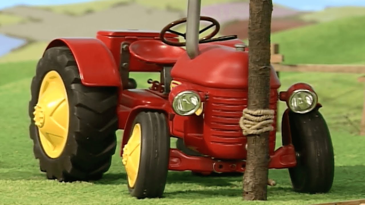Der kleine rote Traktor rettet die Kinder im Baumhaus! | Kleiner Roter ...