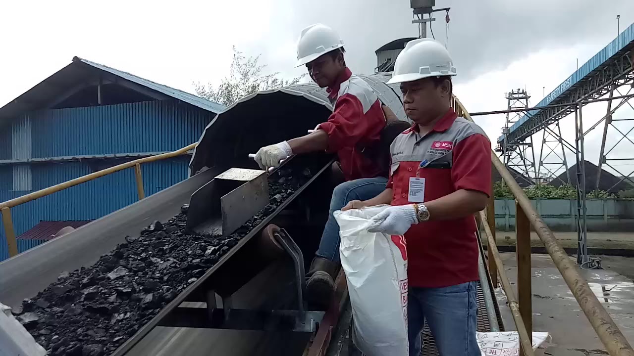 pengambilan sampel batu bara di conveyor - YouTube