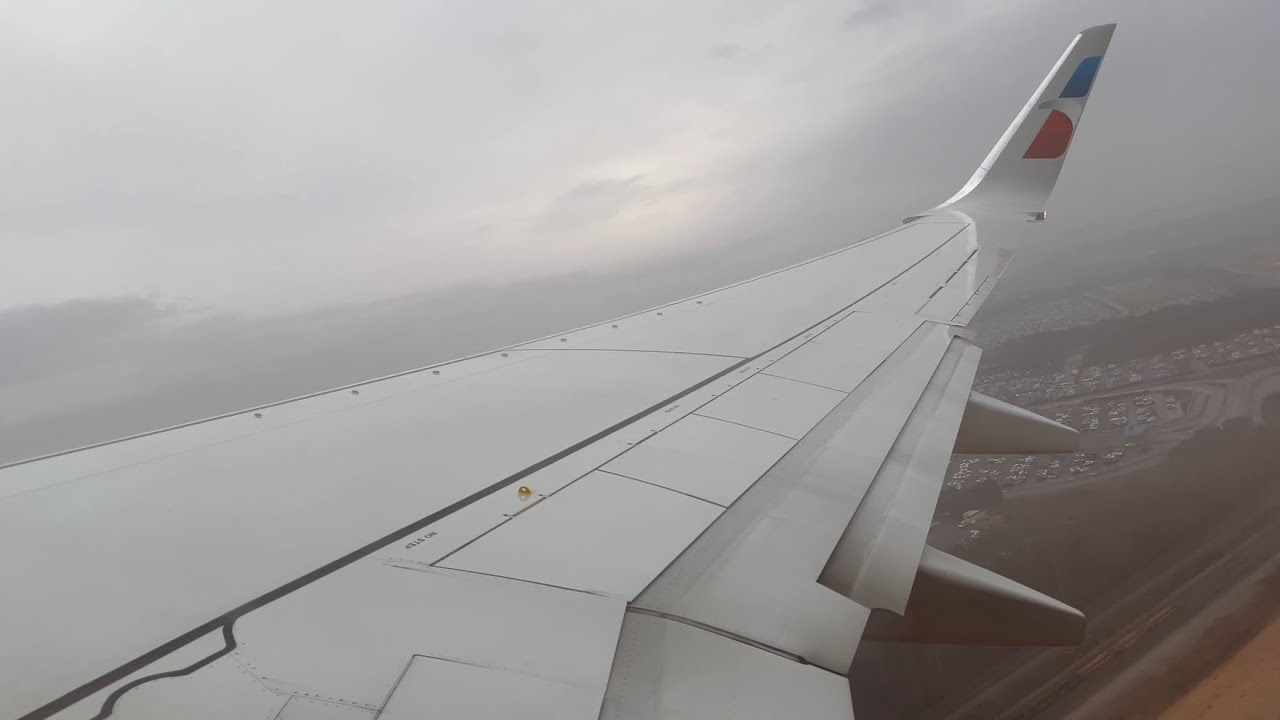 4K | American Airlines Boeing 737-800 (N992AN) Rainy & Overcast Morning ...