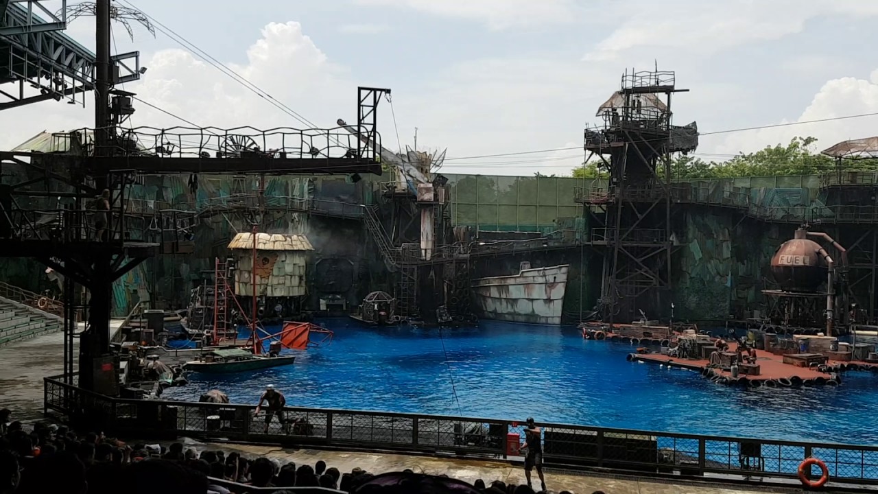 Waterworld USS - YouTube