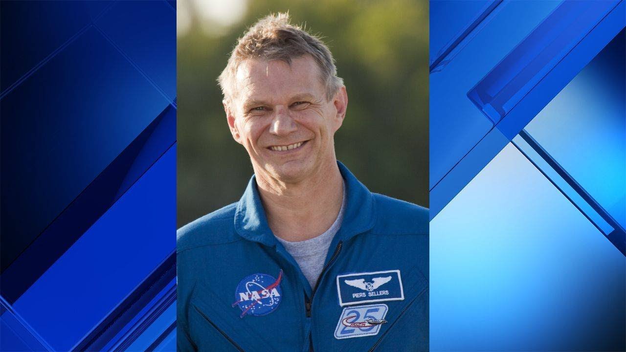 NASA astronaut Piers Sellers dies at 61 - YouTube