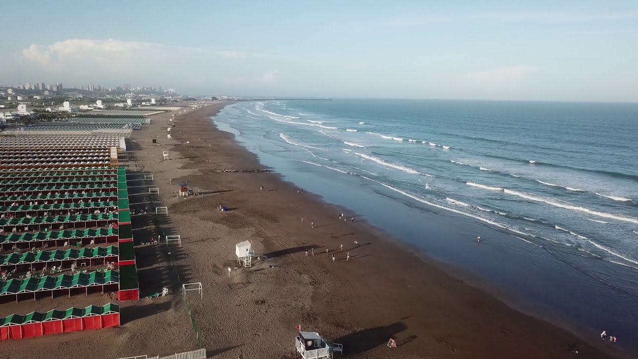 Vuelo en Drone por Punta Mogotes - YouTube