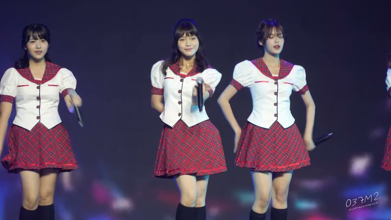 BNK48 Music - Skirt, Hirari @ BNK48 12th "Believers" FIRST PERFORMANCE ...