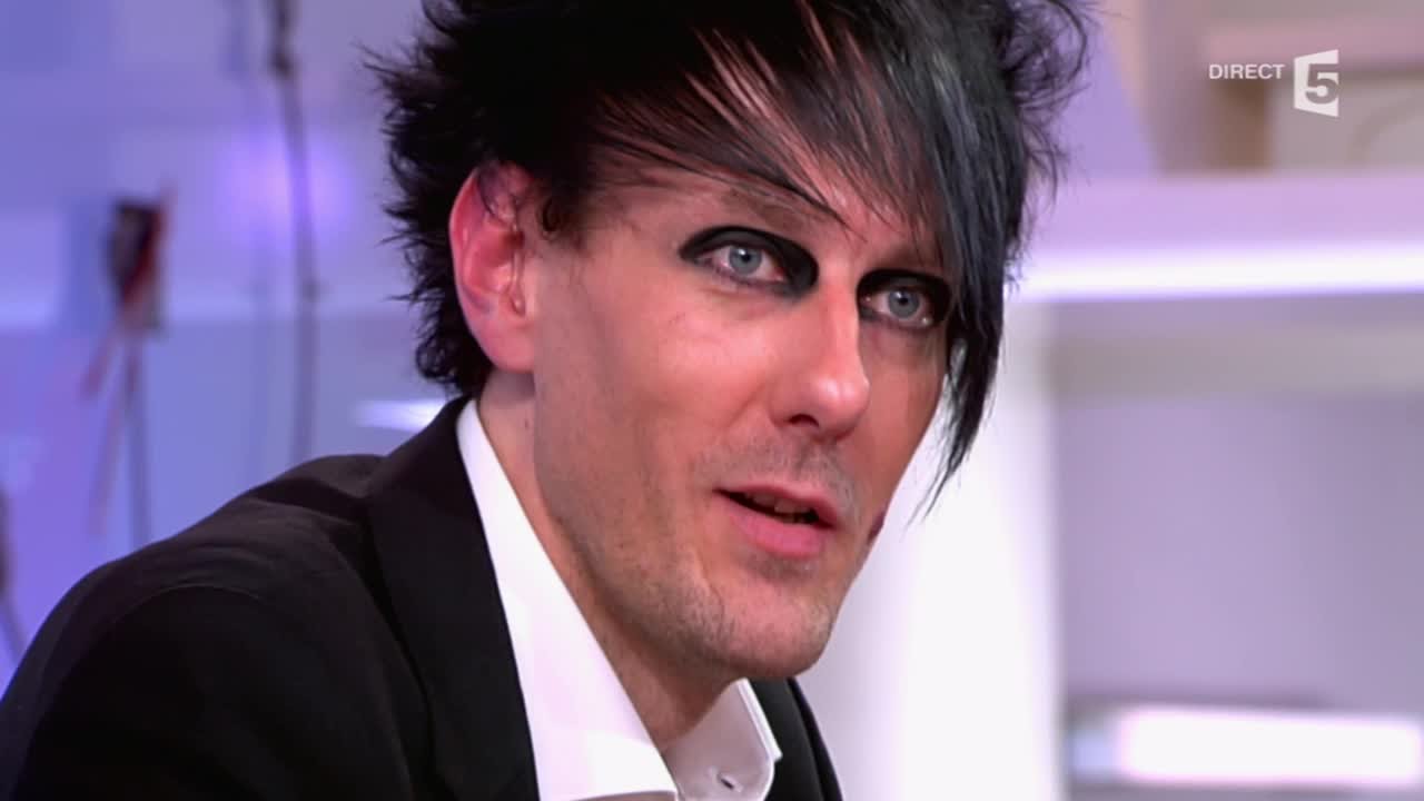 L'interview d'Olivier Streiff - C à vous - 08/04/2015 - YouTube