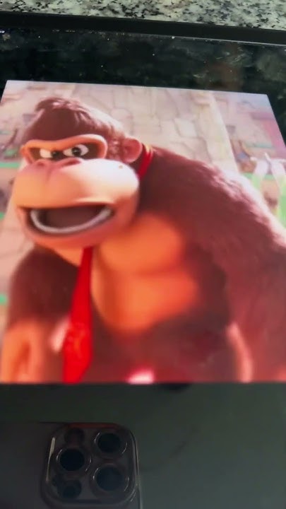 Donkey Kong punches the Dinos - YouTube