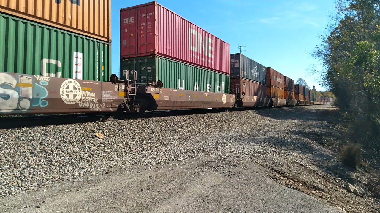 NS 4400 leads a long NS 22A through CP General - YouTube