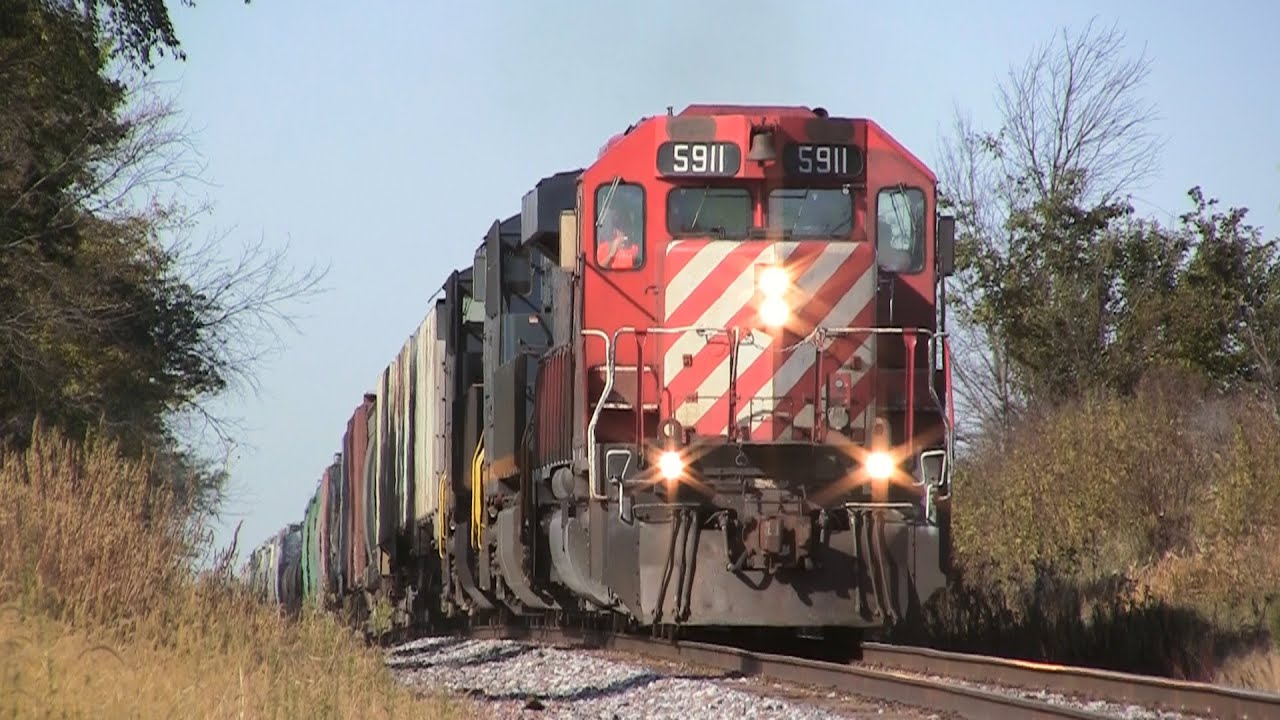CP 5911 East - an SD40-2 Multi-mark on 10-11-2014 - YouTube