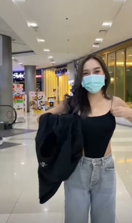 hadeuh wanita buka baju di mall - YouTube