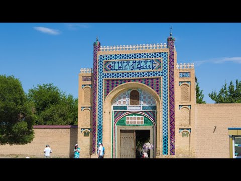 aka Behruz -  Sitorai Mohi Xosa Saroyida,  aka Behruz - At the Sitorai Mohi Khosa Palace in Bukhara