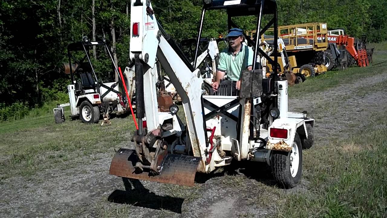 Towable backhoe Go For digger excavator - YouTube