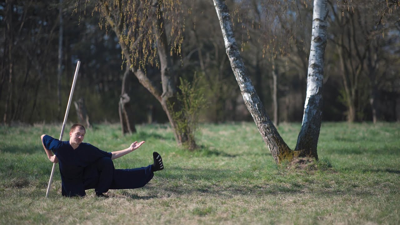 Beginner Guide: Staff Handling - Eight Immortal Staff Basics - YouTube