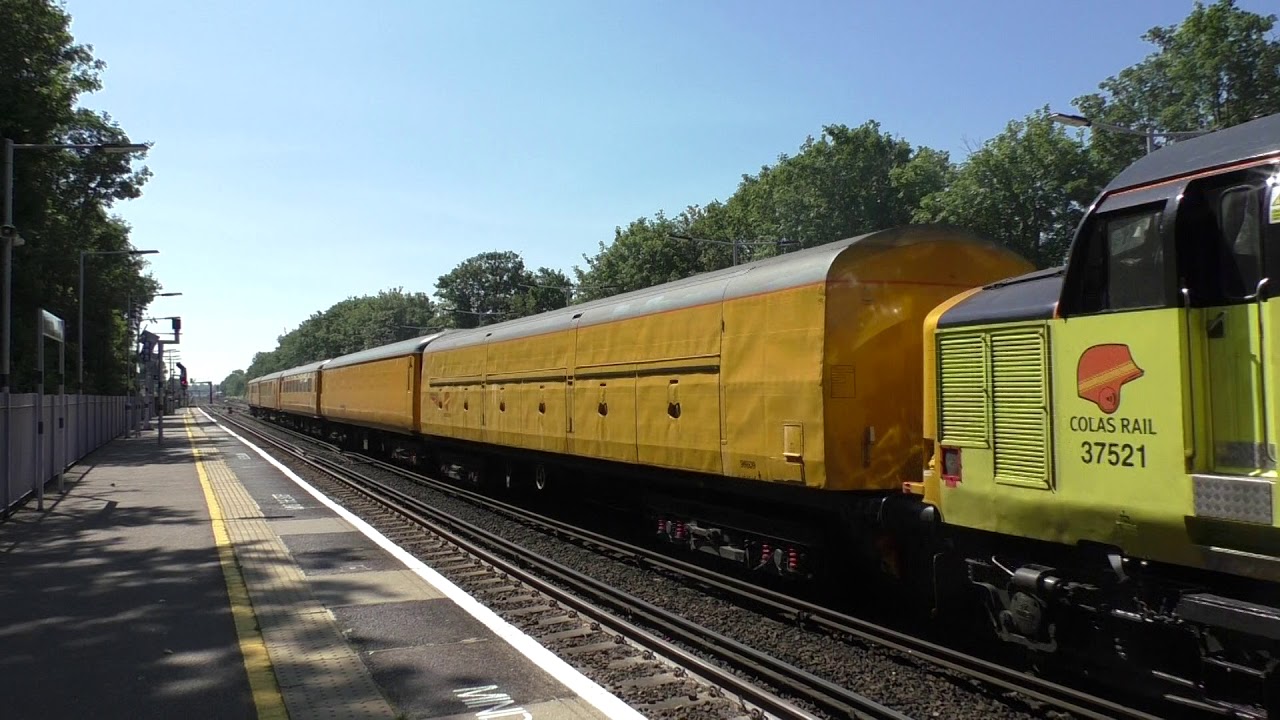 (HD) freshly repainted Colas Rail 37521 passes Hither Green working ...