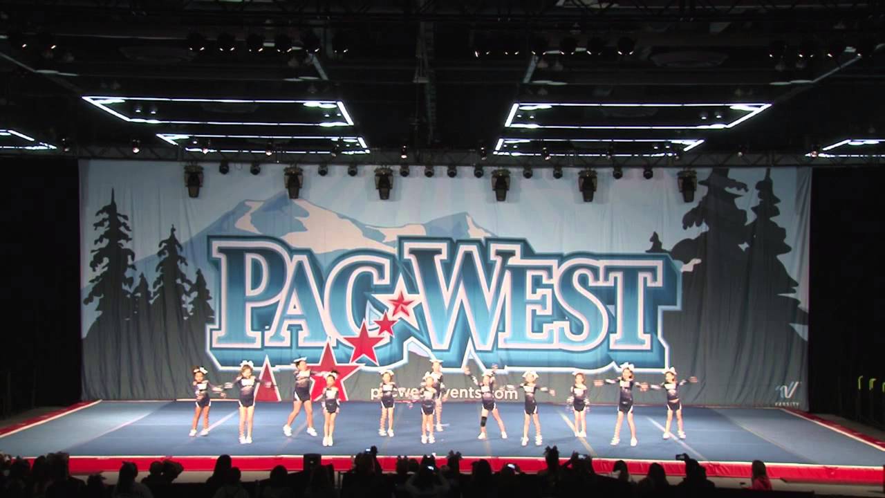 Sunday Connect Cheer Northwest Glitter L1 Mini - YouTube