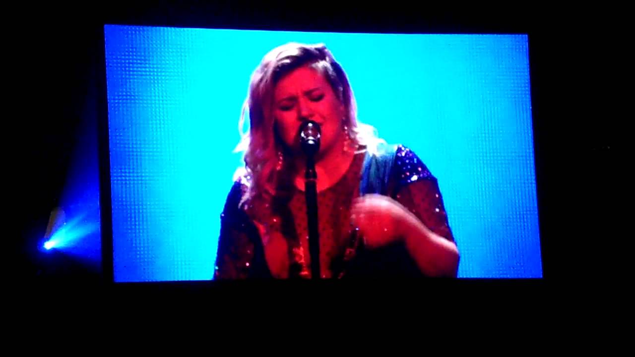 Kelly Clarkson - Purple Rain (Live) - YouTube