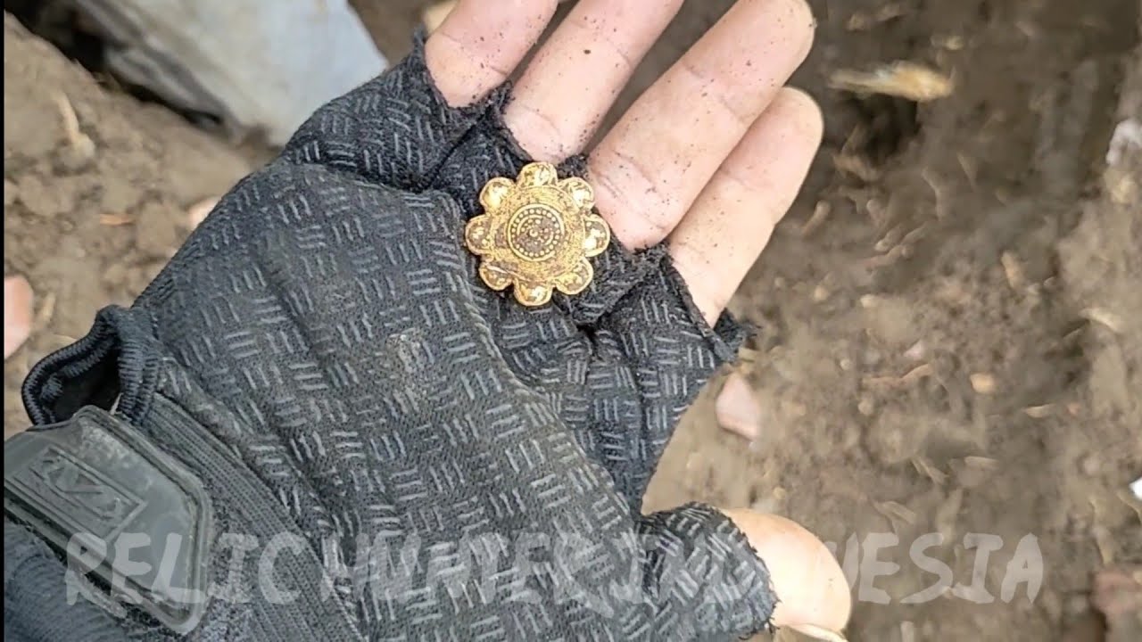 Temuan emas di Jawa Timur || Indonesian Metal Detector || Treasure ...