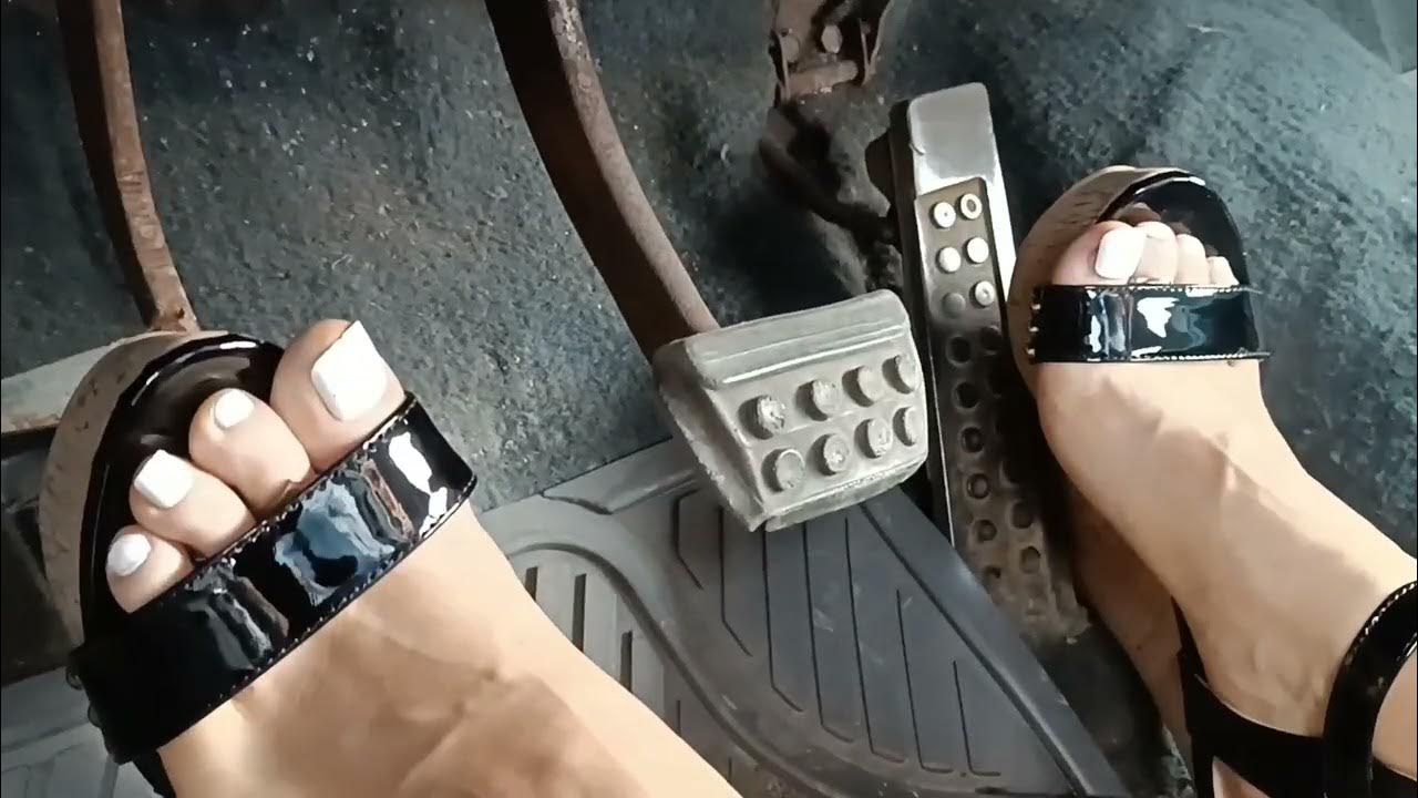 pedal pumping in sandal - YouTube