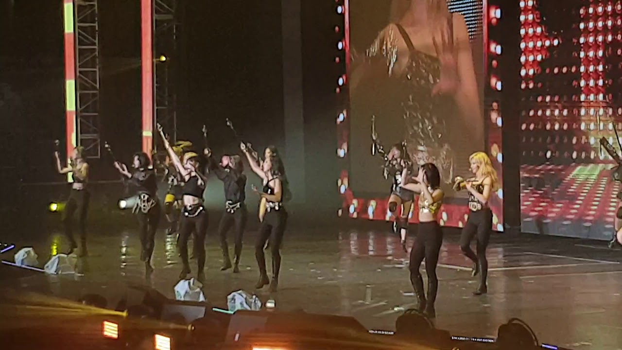 TWICELIGHTS KL (17/08/19) Twice - I want you back / Dance The Night ...