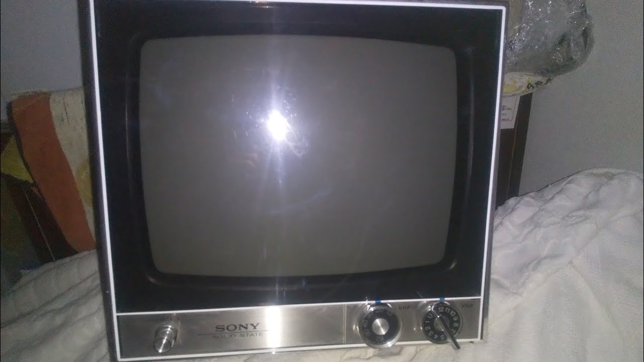 vintage SONY (CVM-350U) B/W Portable Video monitor & ALL channel ...