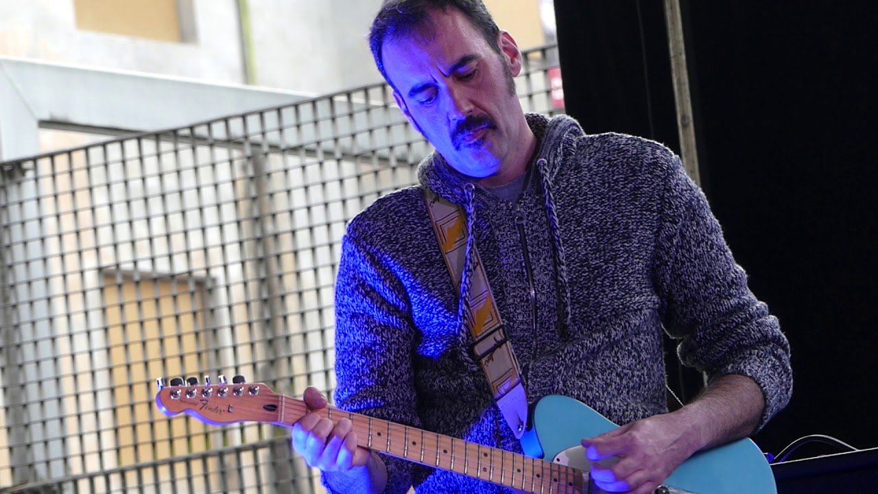 Dr. Farfisa - MUESTRA DE BANDAS DE TORRELAVEGA - YouTube