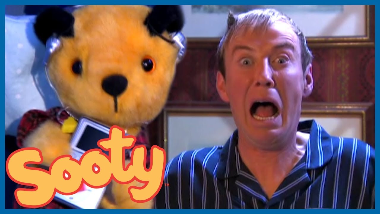 Let's Get Ready for Autumn | Cartoons For Kids | The Sooty Show - YouTube