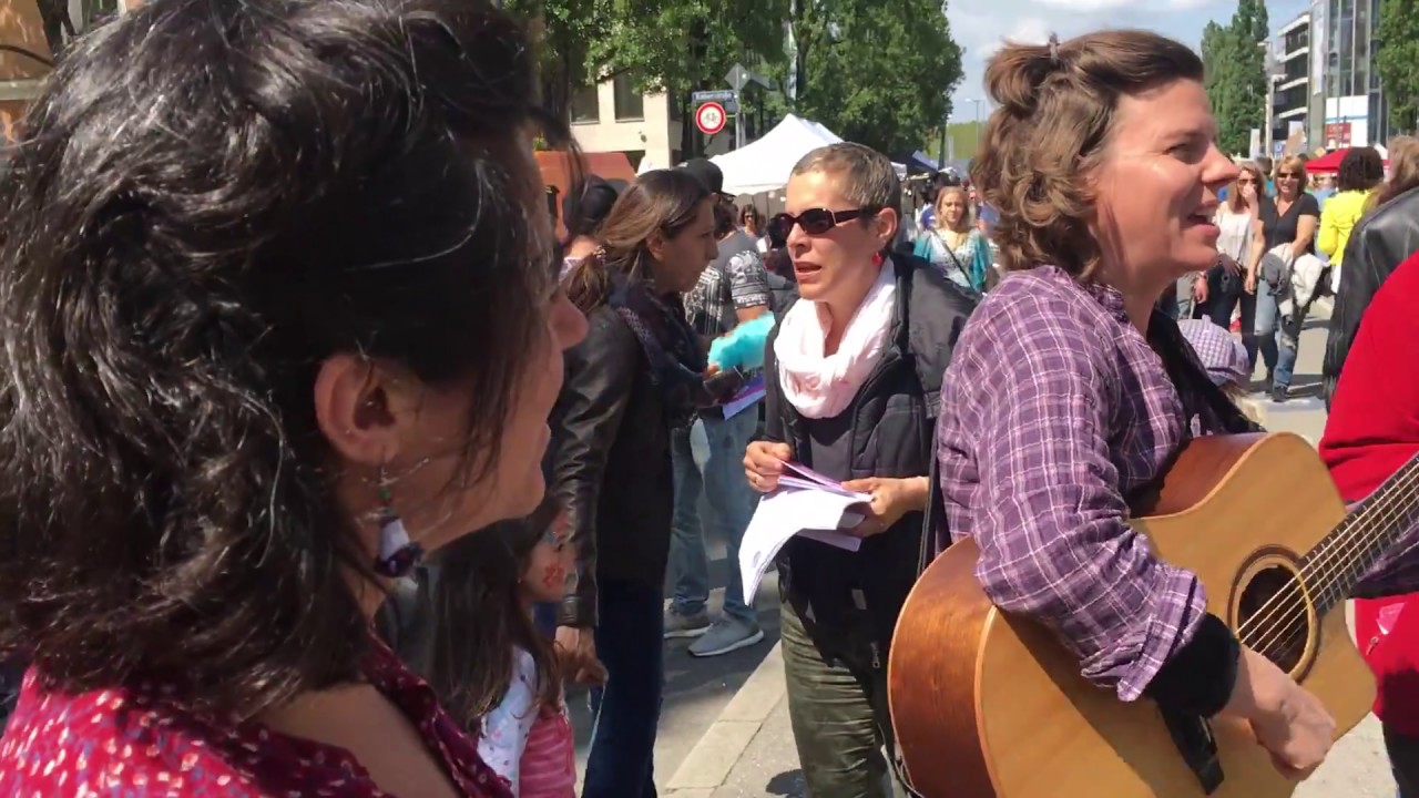 Bele Mama, Munich, Leopoldstrasse - YouTube