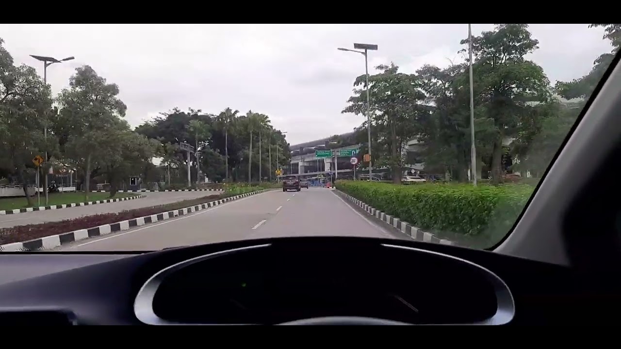 Drop off terminal 3 bandara suta - YouTube