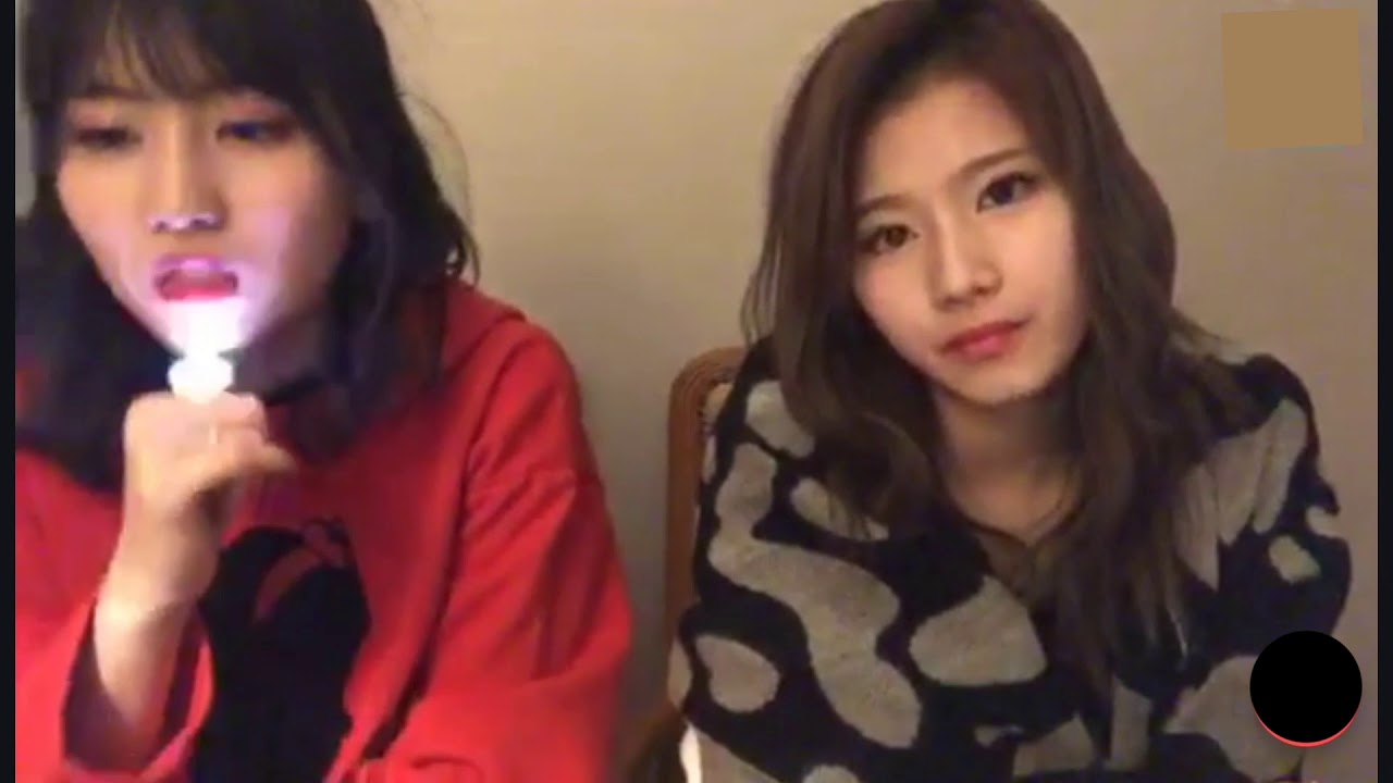 TWICE's Momo and Sana singing along to BTOB's Missing You - YouTube