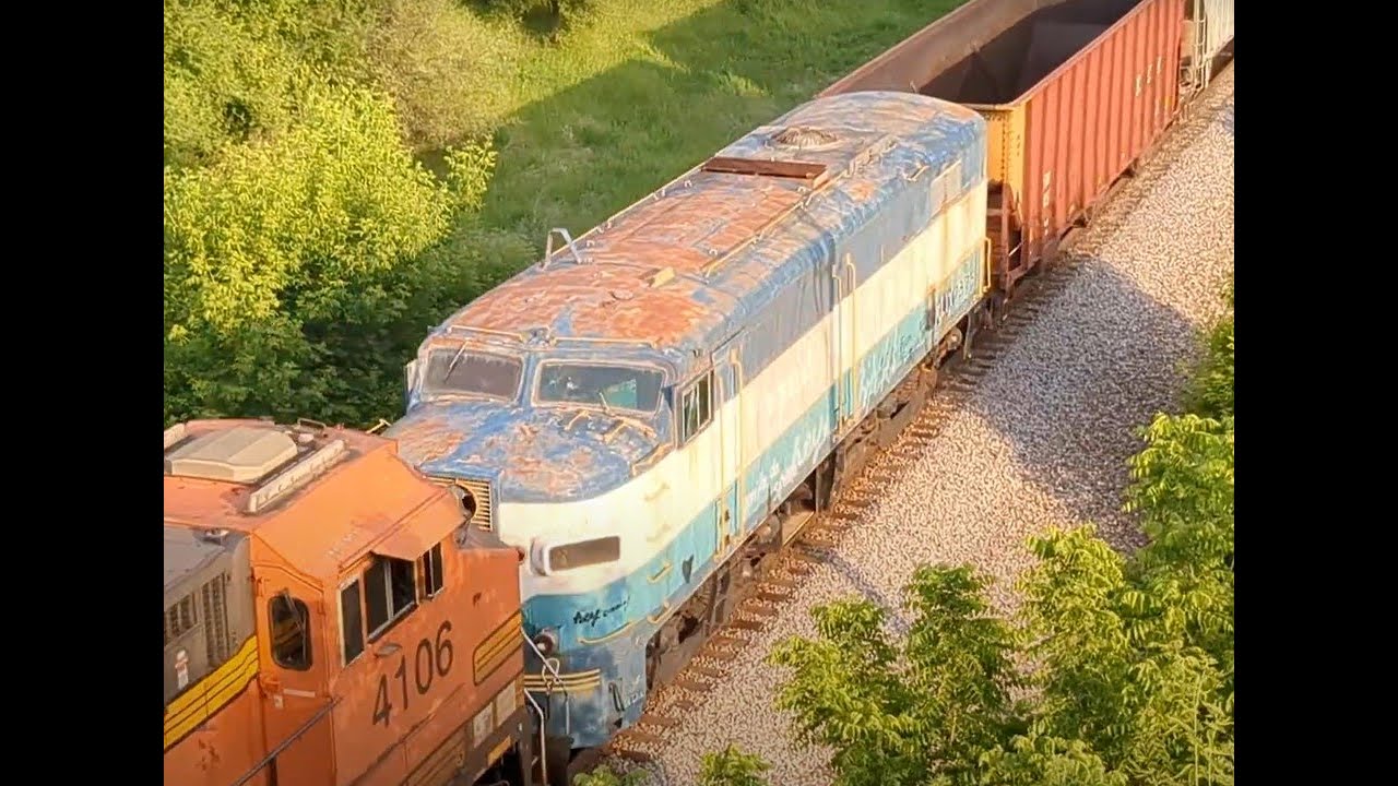 KLIX 7375 (ex-SP&S/BN, LIRR) Alco FA-1 "control cab" in transit w/BNSF 4264 leading H-GALNTW 6/6 ...