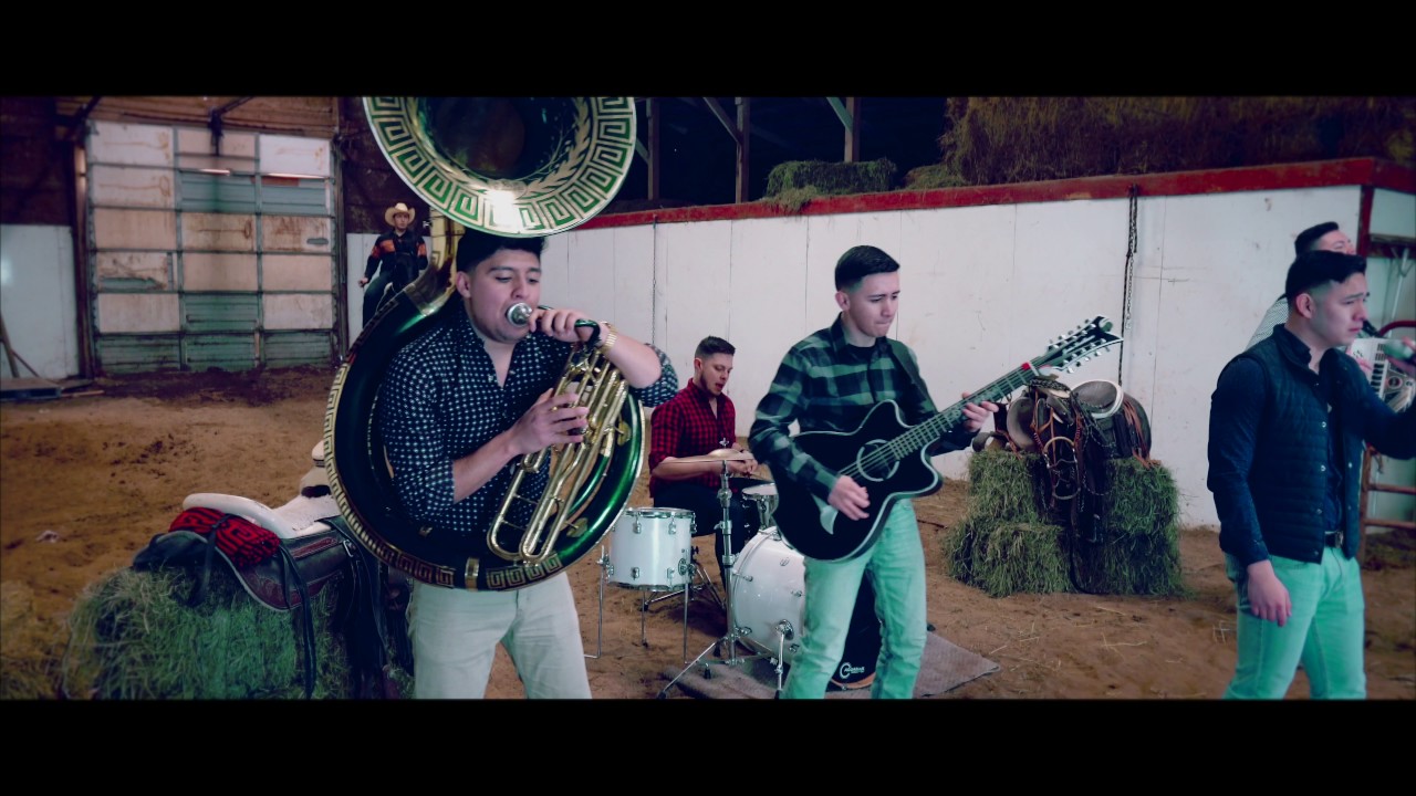 Grupo Dos Banderas - El Plebe [Video Oficial] - YouTube Music