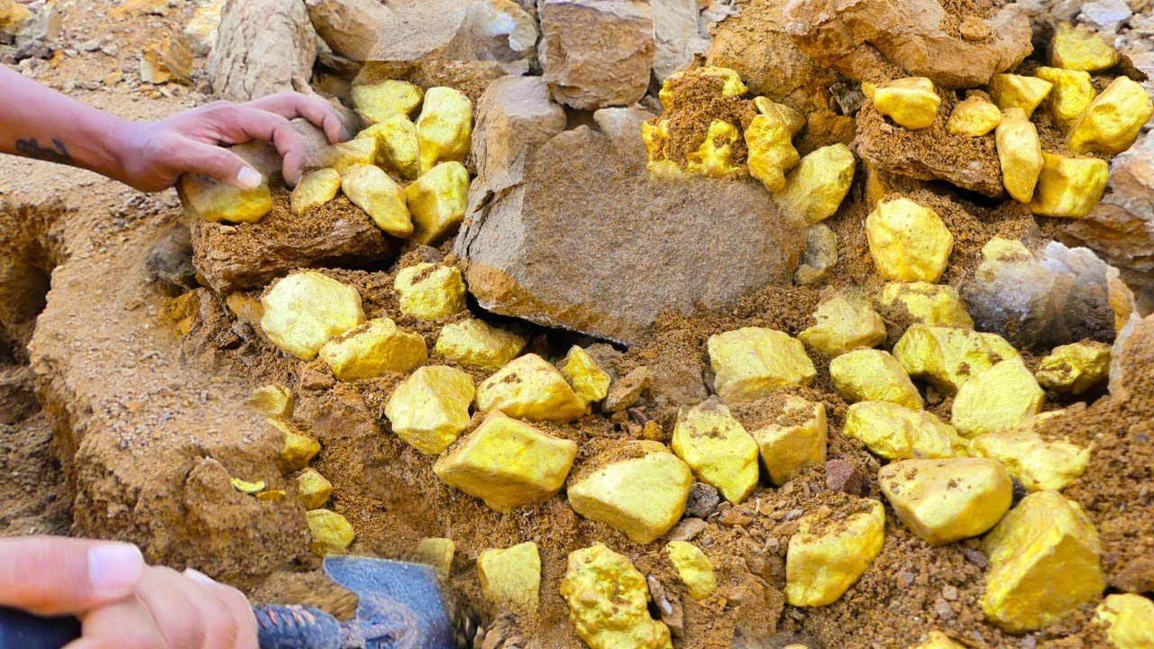 wow Crazy mining gold I FOUND WHERE THE BIG GOLD NUGGETS ARE! Digging ...