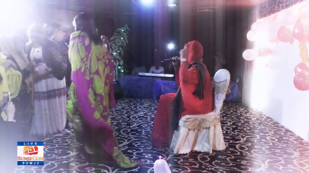 Farxiya Kabayare Live Dubai 2014 (Hooyo Ruun) - YouTube