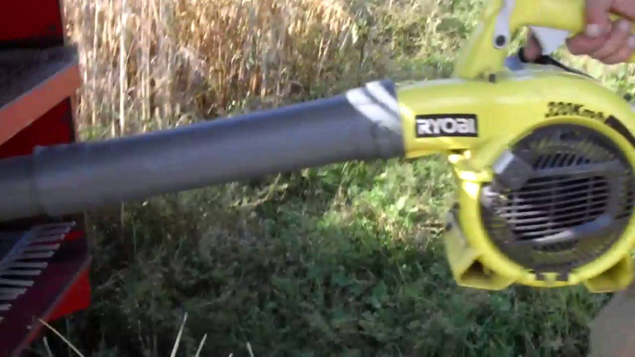 Cleaning combine harvester Hege 125 - YouTube