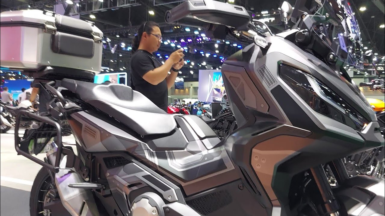 Honda's Touring Pack Scooter 2024_Honda X_ADV - YouTube