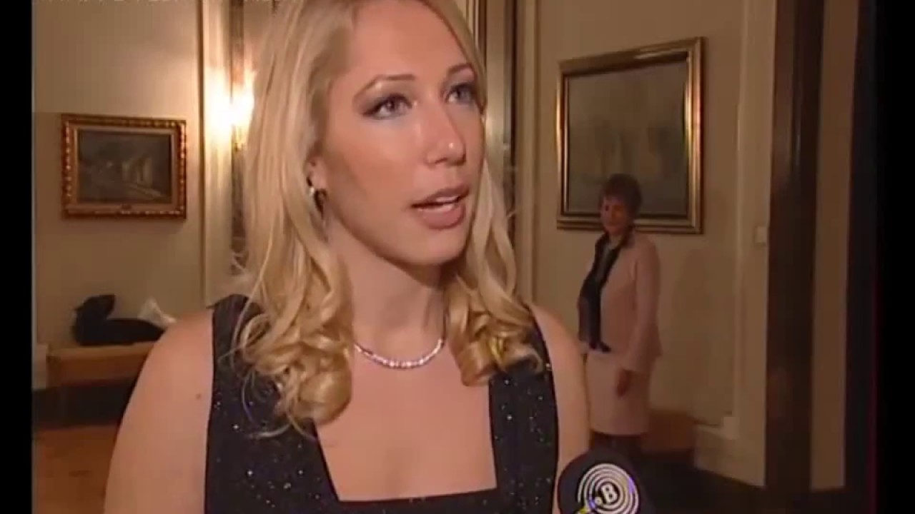 Ana Sinicki, Reportaža - koncert u Skupštini grada 13.02.2012. - YouTube